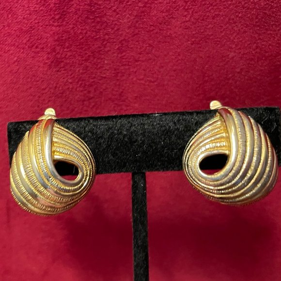 Trifari | Jewelry | Vintage Trifari Swirl Gold Tone Earrings With Shiny ...